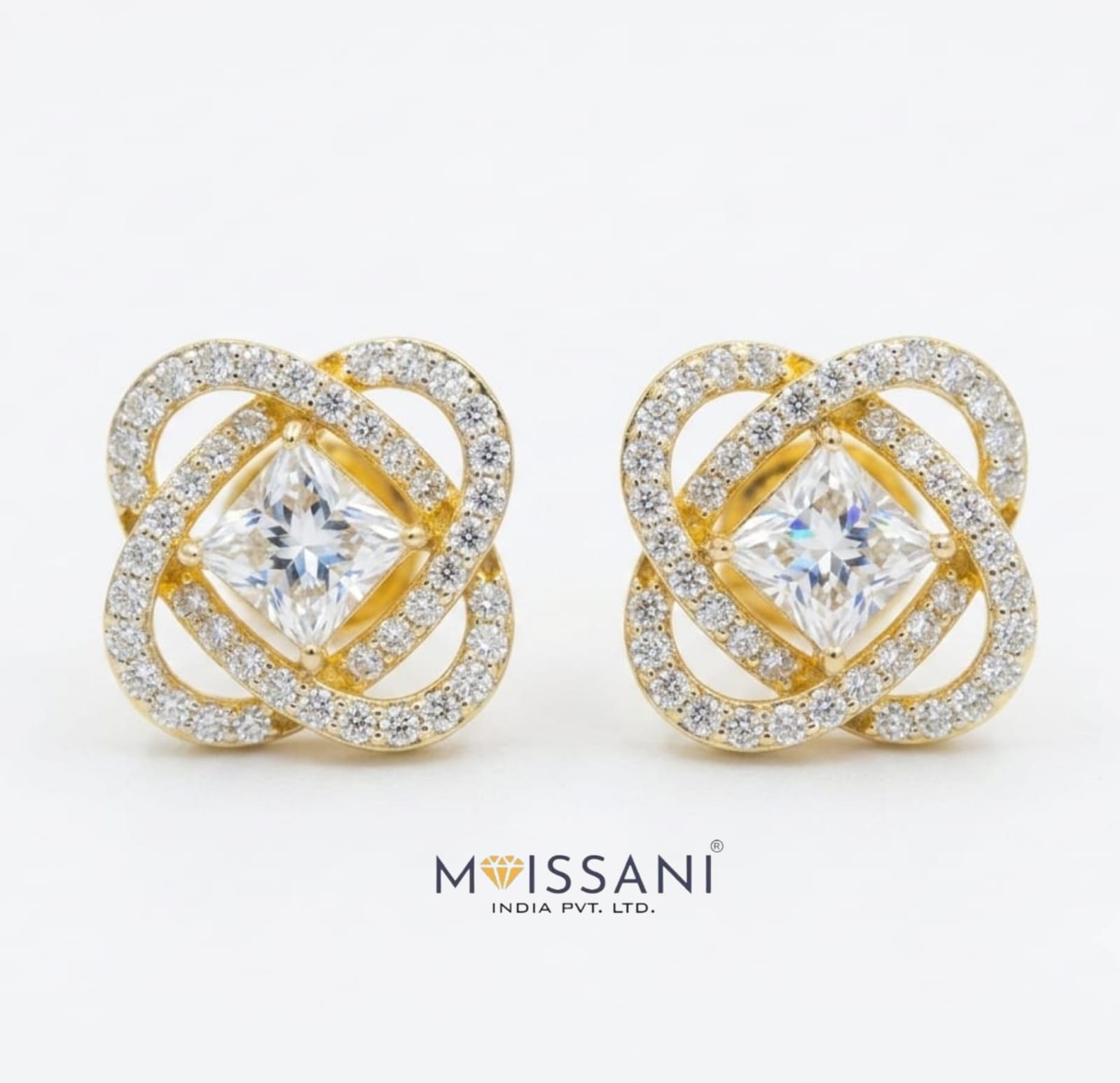 Lab-Grown Diamond Princess With Halo Earring - LE00109